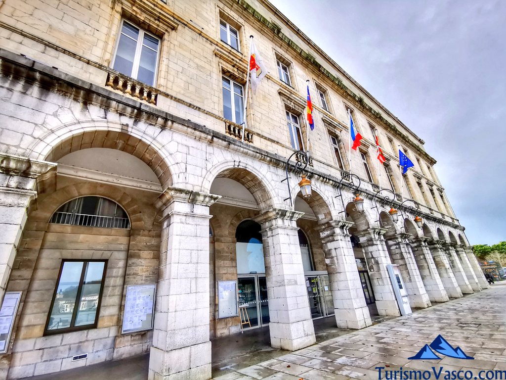ayuntamiento de bayona, qué ver en Bayona | TurismoVasco.com