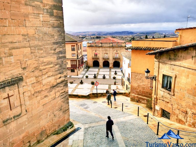 ayuntamiento de labastida entre calles, qué ver en Labastida ...